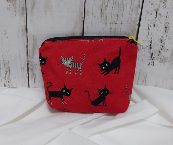 ポーチ／ねこ／レッド／パープル／ブラック／ファスナー／イエロー ポーチ Mami Rich One 通販 13540503｜Creema(クリーマ)