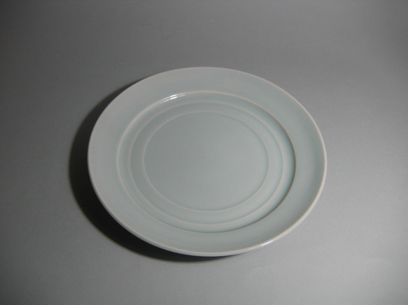 青磁鎬皿 中皿 工房 華 通販 13543538｜Creema(クリーマ)