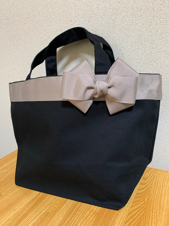 期末セール Mサイズ舟型リボンバッグ グレージュリボン トートバッグ sho-j 通販 13544428｜Creema(クリーマ)