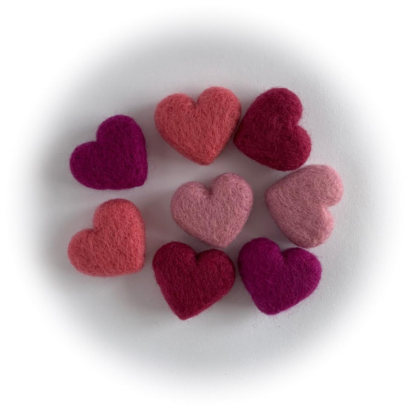 羊毛フェルトハート「カシス」 雑貨・その他 もふもふFlower プロフ必読 通販 13551815｜Creema(クリーマ)