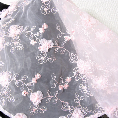 桜カラー花モチーフ付刺繡オーガンジー生地【ピンクカラー円形 桜カラー花モチーフ付刺繡オーガンジー生地【ピンクカラー円形