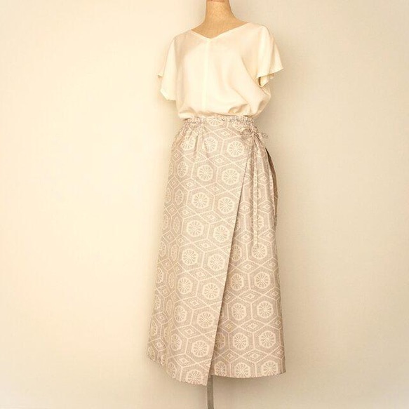 着物リメイク 大島紬の2ウェイスカート M 亀甲に華紋 フレアスカート てまや 通販｜Creema(クリーマ) 13575575
