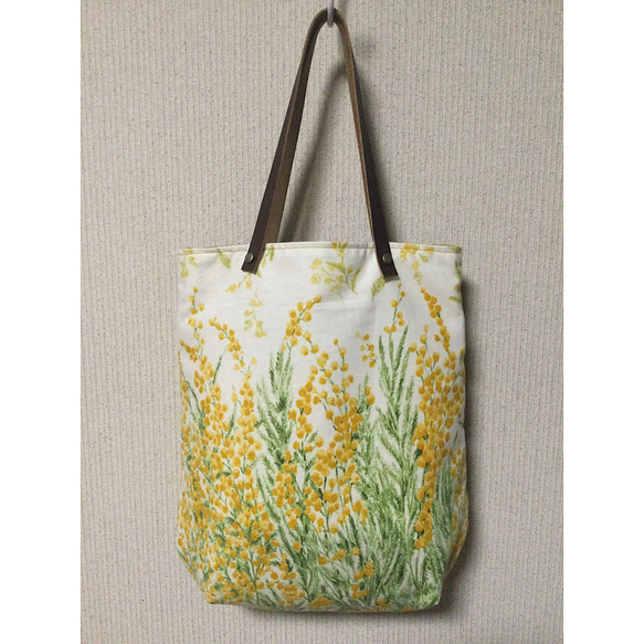 ミモザ ️帆布 ️本革持ち手 A4縦長ふっくらトート 3ポケット トートバッグ みっちゃん 通販｜Creema(クリーマ) 13577911