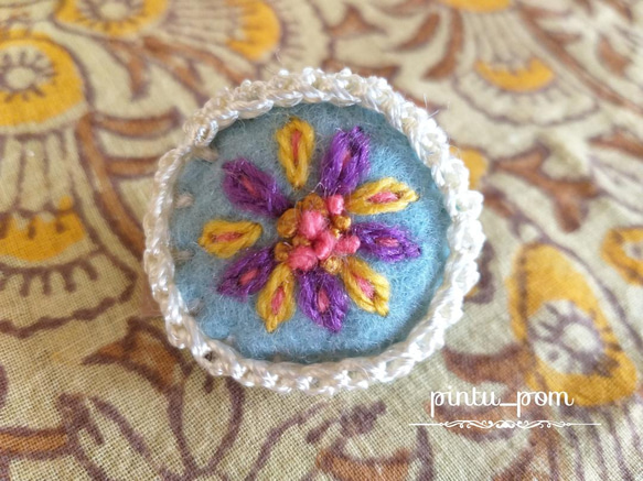 バリ島 よりお届けします 刺繍ブローチ エスニック エスニック雑貨 エスニックファッション アジアン雑貨 ボヘミ ブローチ pintu_pom ...