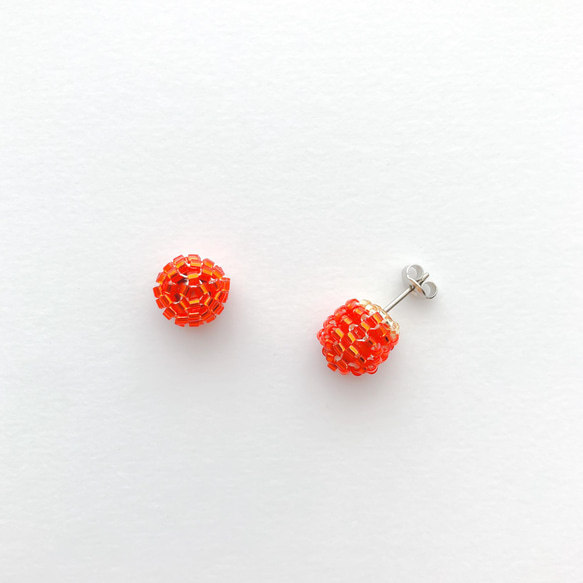 PIERCE: 「林檎」小粒 金平糖 ピアス（スタッド・一粒） OShiO 通販 13579178｜Creema(クリーマ)