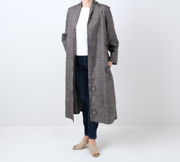 大島紬のローブカーディガン 羽織りコート 正倉院模様 着物リメイク コート きもの工房 楽乃®︎ 通販｜Creema(クリーマ) 13587023
