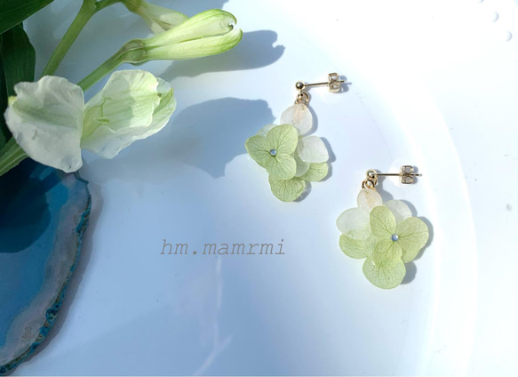 揺れる紫陽花ピアス/3枚/green ピアス（スタッド・一粒） hm.mamrmi 通販｜Creema(クリーマ) 13587325