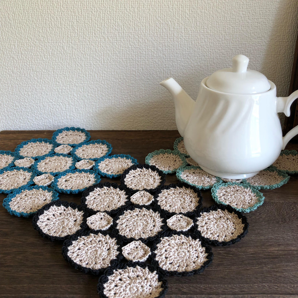 3色から選べる北欧風モチーフ編みのマット・ベージュ コースター kou_garden 通販 13604902｜Creema(クリーマ)