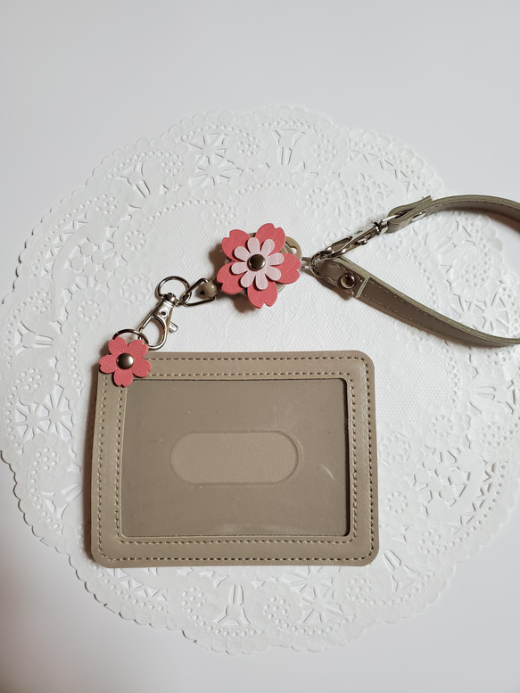 桜モチーフのリ―ル式パスケ―ス③(Grey/Sakura) パスモ、スイカ パスケース・定期入れ K's☆Craft 通販 13613164 ...
