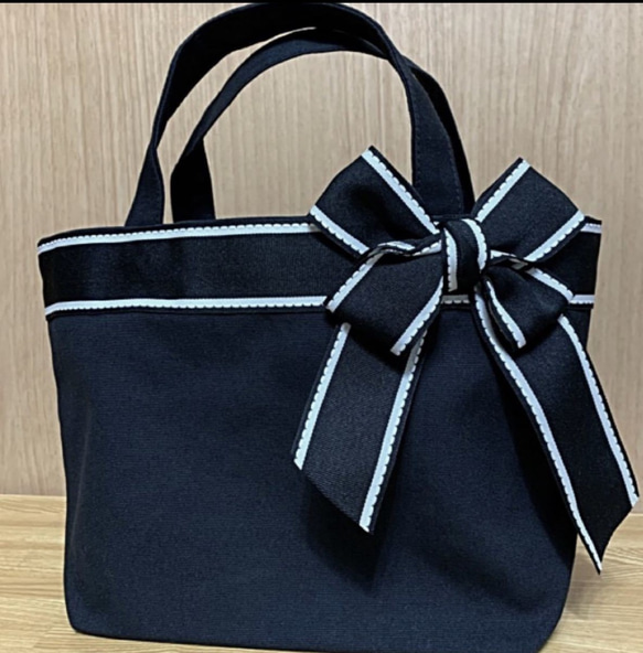 新年度セール リボンバッグ ブラックラインスティッチヒラリボン トートバッグ sho-j 通販｜Creema(クリーマ)