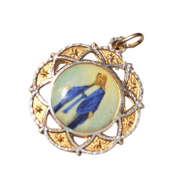 聖品聖母マリア様カラーペンダントトップチャーム約31×27㎜ チャーム むつみ 通販 13748475｜Creema(クリーマ)