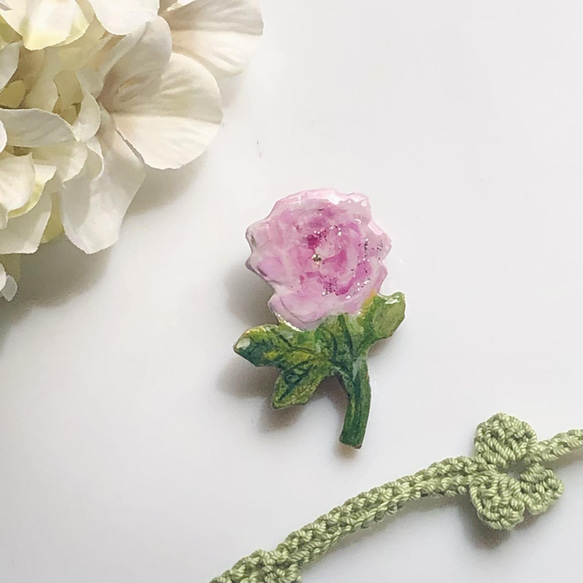 ピンクのバラのブローチ ブローチ Atelier mieux 通販 13789372｜Creema(クリーマ)
