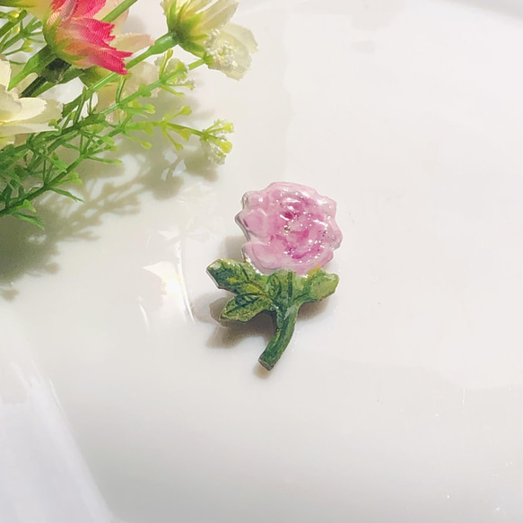 ピンクのバラのブローチ ブローチ Atelier mieux 通販 13789372｜Creema(クリーマ)
