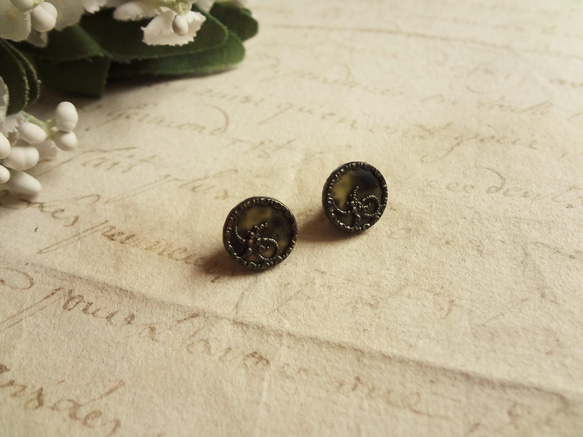 【2個】フランスアンティークボタン ボタン grenier plus 通販｜Creema(クリーマ)