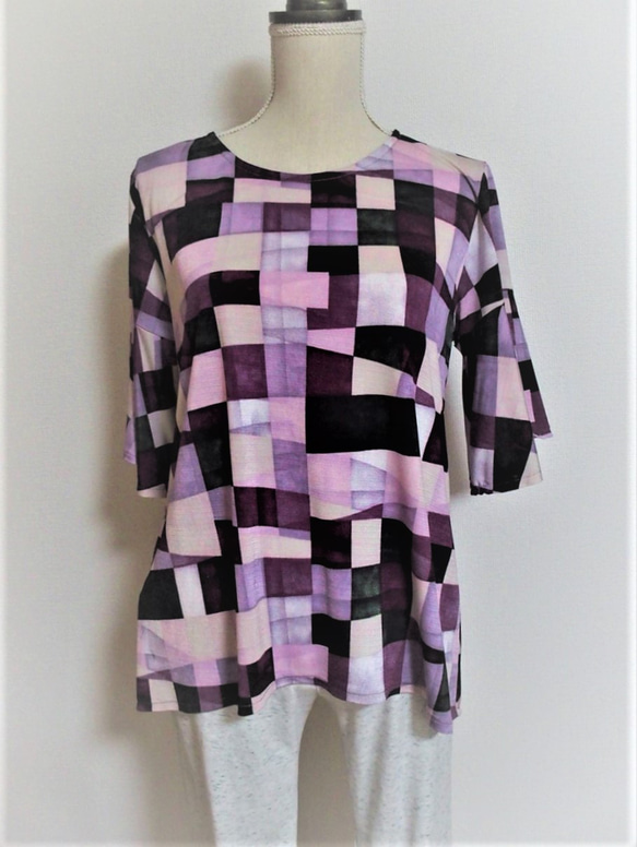 婦人服「袖フレアー・ステンドグラス風」Fサイズ ミセス 母の日 華やか 明るい おしゃれ お出かけ 旅行 ゆったり チュニック 糸子 通販 ...