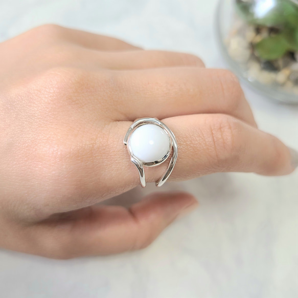 純白 結びのホワイトオニキスリング ＊天然石＊PY-184《送料無料》 指輪・リング poonys 通販 13955765｜Creema(クリーマ)
