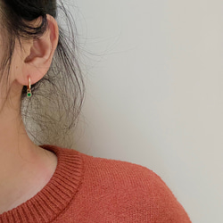 受注制作「魅力」K18 愛の成就 天然エメラルド 春 並び無い 高貴 5月誕生石 夫婦愛 安定 ピアス オーダーメイド ピアス（フープ ...