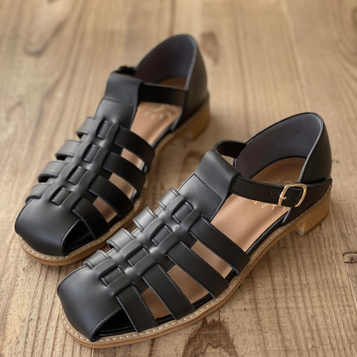 グルカサンダル 白スムース&黒スムース サンダル SHOESbakery グルカサンダル 白スムース&黒スムース サンダル SHOESbakery