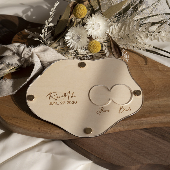 記念日とお名前を刻印したオリジナルリングピロー／rps03 リングピロー Bellwedy 通販 14036238｜Creema(クリーマ)