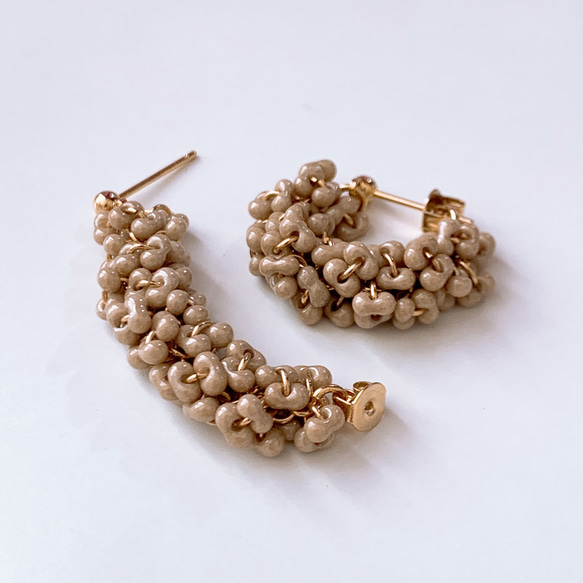 Blanco. チェコシードビーズ じゃらキラピアス トープ ピアス（フープ） Blanco.+ 通販 14052472｜Creema(クリーマ)