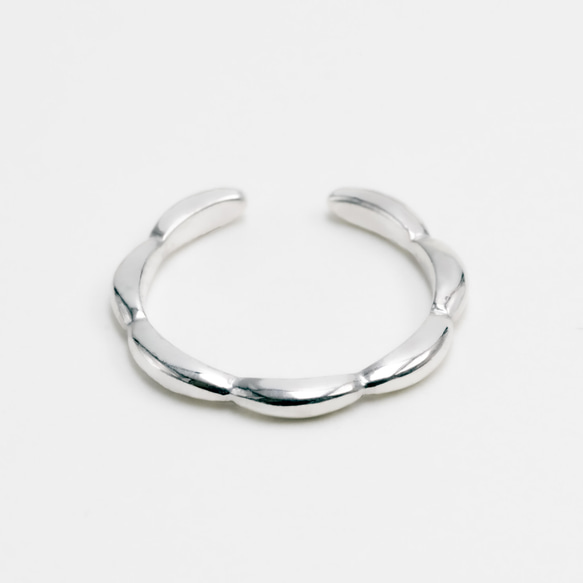 Ripple Ear Cuff Single Platinum イヤーカフ lily&co 通販｜Creema(クリーマ) 14242370