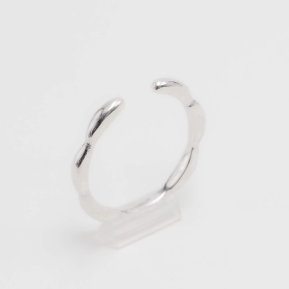 Ripple Ear Cuff Single Silver イヤーカフ lily&co 通販｜Creema(クリーマ) 14242522