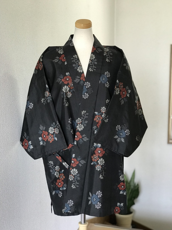 村山大島紬 作務衣 お着物リメイク 草花模様織り出し 上衣 和のお洒落着 着物 yuki 通販｜Creema(クリーマ) 14243544