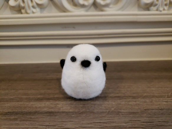 【完売】羊毛フエルト 置物 鳥 ぽっちゃりシマエナガ f00071 羊毛フェルト スマイリードロップス※プロフ必読 通販｜Creema ...