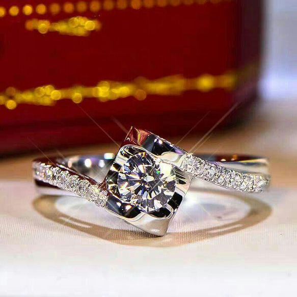 PT 950プラチナリング1.0 ctダイヤモンドリング 指輪・リング 小さな鈴. 通販 14420874｜Creema(クリーマ)