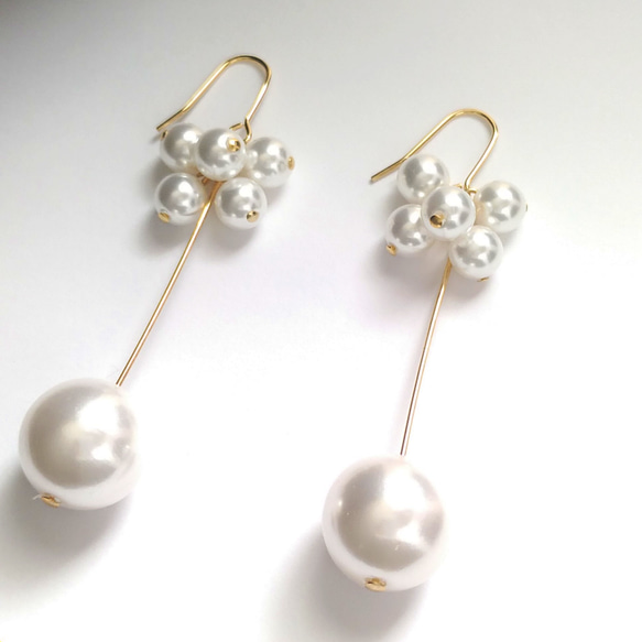 大ぶりパール揺れる華やかパールピアス/イヤリング 金属アレルギー対応 普通郵便なら送料無料 ピアス（フック・チェーン） sheepworld ...