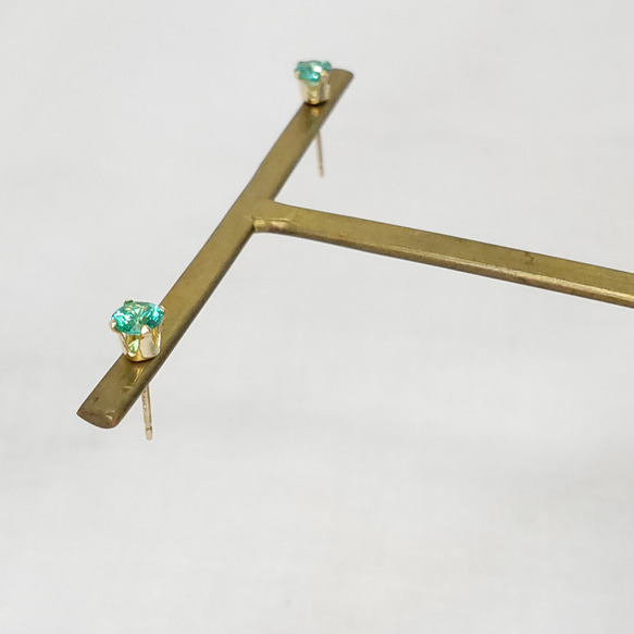 奇跡の輝き パライバトルマリン スタッドピアス 4mm 14Kgf ピアス（フック・チェーン） ホメオスタティックスタイル 通販 14508121｜Creema(クリーマ)