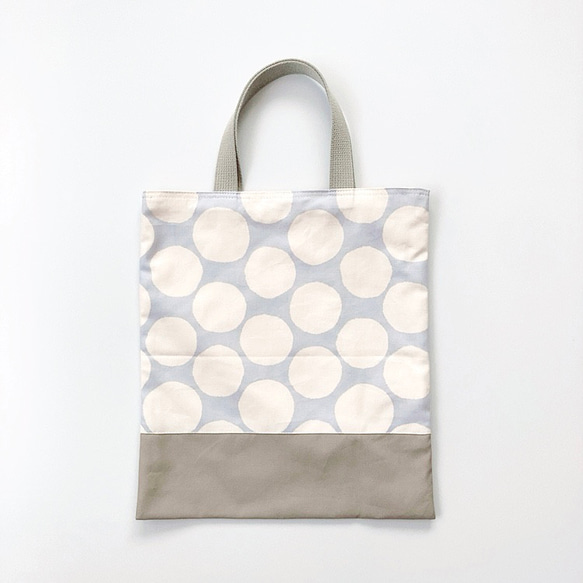 A4 トートバッグ 水玉 ソフトブルー[受注製作] トートバッグ poppy【入園入学グッズのお店】 通販 14568998｜Creema(クリーマ)
