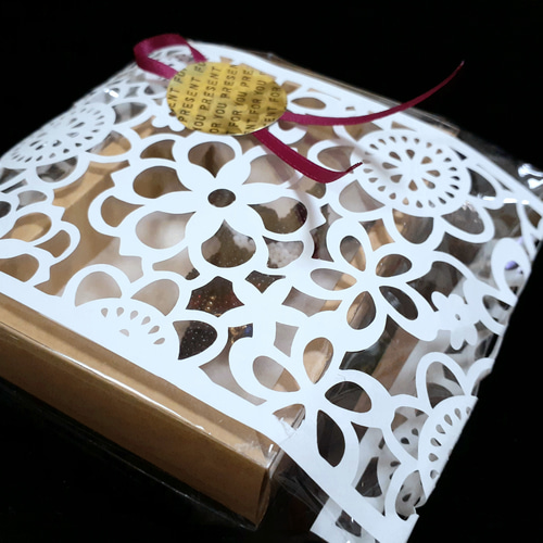 空とぶ家のブローチ *オートクチュールビーズ刺繍 ブローチ 空とぶ家のブローチ *オートクチュールビーズ刺繍 ブローチ
