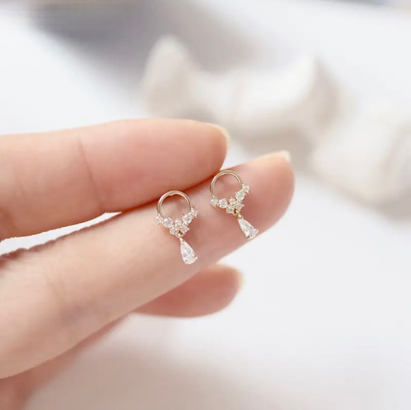 silver925 CZダイヤ揺れるチャームピアス ゴールド 18kgp ピアス（スタッド・一粒） planetaria 通販｜Creema(クリーマ)