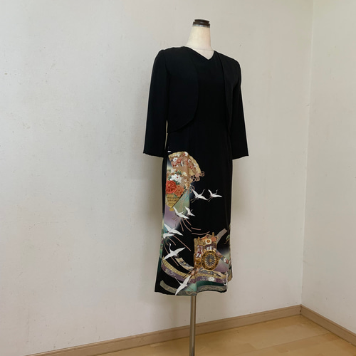 アンサンブル】古典柄 御所車 飛鶴 絹糸刺繍 金駒刺繍 黒留の アンサンブル】古典柄 御所車 飛鶴 絹糸刺繍 金駒刺繍 黒留の