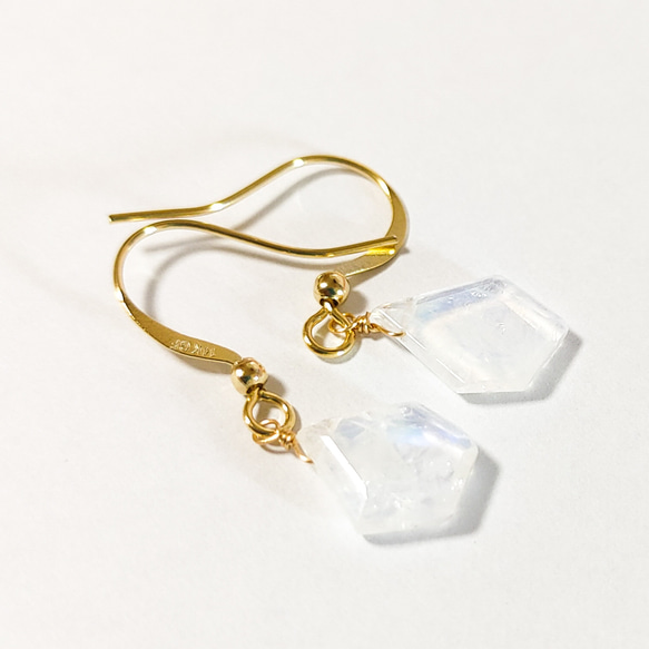 117＊14KGF＊レインボームーンストーンAA++のピアス ピアス（フック・チェーン） チャームのみ応相談～瑞聡1112工房 通販 14625431｜Creema(クリーマ)