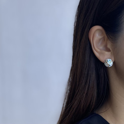 makie pearl nuts pattern earrings ピアス（スタッド・一粒） moeu 通販 14645464｜Creema ...