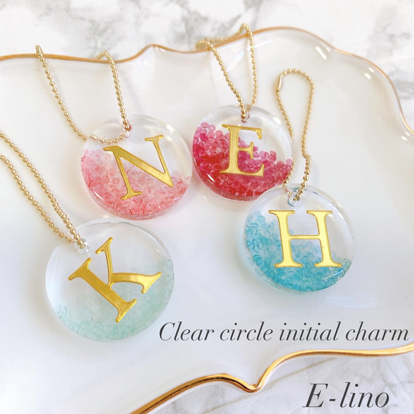 Clear circle initial charm その他アクセサリー Eriko 通販 14665194｜Creema(クリーマ)