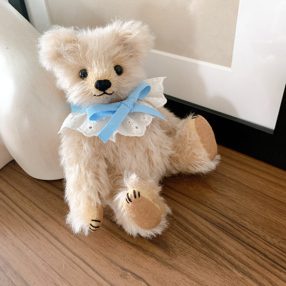 Nana Bee.♡ハンドメイド テディベア 16㎝ ベージュグレー ぬいぐるみ Nana Bee. 通販 14673510｜Creema(クリーマ)