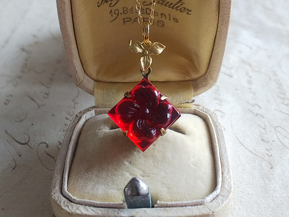 ヴィンテージ Rubyスミレ 12mm Square ネックレス ネックレス・ペンダント ブルーダリア 通販 14680423｜Creema(クリーマ)