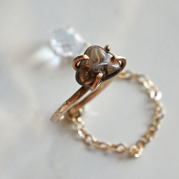 【14kgf】2つの水晶の揺れるイヤーカフ ピアス（スタッド・一粒） HANA CRAFT WORKS 通販｜Creema(クリーマ)