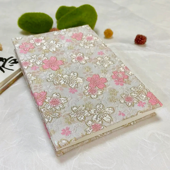 御朱印帳 大判Lサイズ うす墨の桜 (さくら色) 西陣織金襴生地使用 その他雑貨 わのこころ 御朱印帳 通販 14715422｜Creema ...