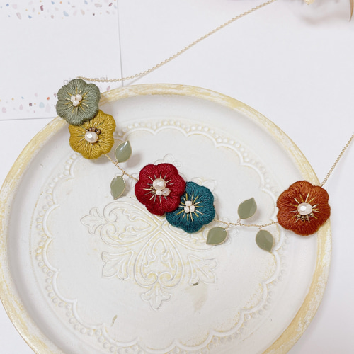 深みカラフルなたっぷりお花刺繍ネックレス ネックレス 深みカラフルなたっぷりお花刺繍ネックレス ネックレス