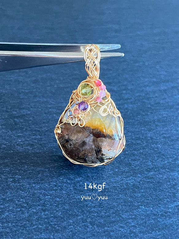 14kgf☆天然石ピクチャーフローライト☆秋花 ネックレス・ペンダント yuu♡yuu 通販｜Creema(クリーマ) 14741839