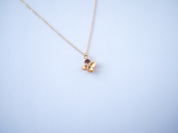 送料無料【24KGP（SV925）/14kgf】花フラワー ネックレス（40cm） ネックレス・ペンダント BENIR Accessoires 通販 14742442｜Creema(クリーマ)