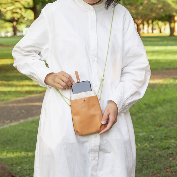 本革スマホポーチ【Lサイズ】 スマホポシェット・スマホポーチ satoka 通販｜Creema(クリーマ)