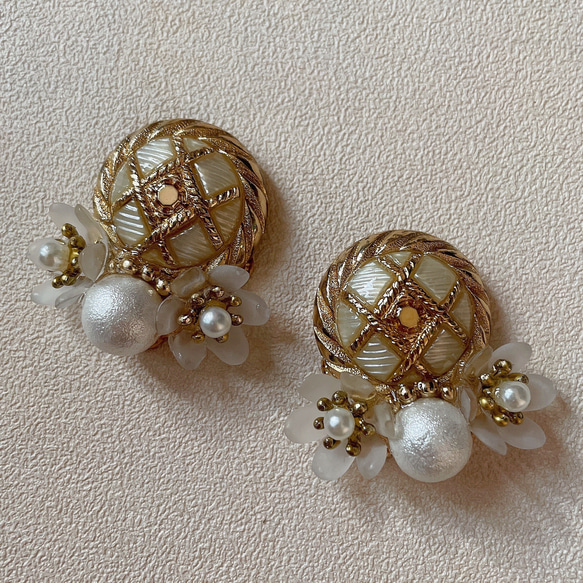 A311…コットンパール×フラワー イヤリング ピアス ハンドメイド イヤリング・ノンホールピアス POCARINA☆お届けまで最大20日 ...