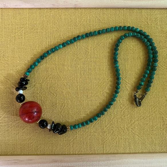 サンゴ（アップル珊瑚）とマラカイトの天然石ネックレス ネックレス・ペンダント uncle joji アンクルジョウジ 通販｜Creema ...