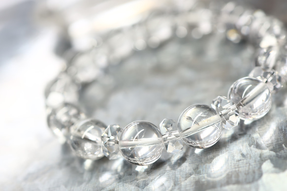 …☆ニルヴァーナクォーツ：涅槃（ねはん）： アイスクォーツ：10ミリ＆水晶☆…☆天然石ブレスレット☆… ブレスレット 七色の小鳥 通販 ...