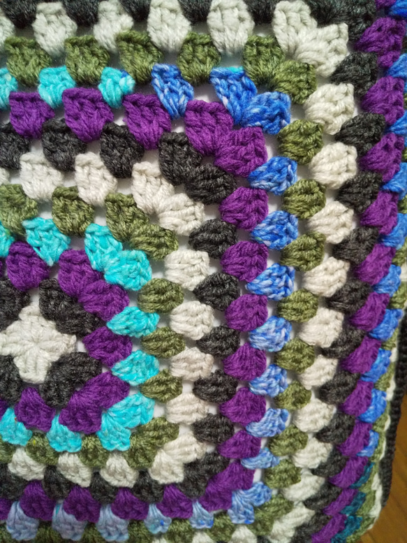 SALE かぎ針編みモチーフクッションカバー/グラニーモチーフ ブルー系 クッション・クッションカバー ichi•ichi 通販 14772588｜Creema(クリーマ)